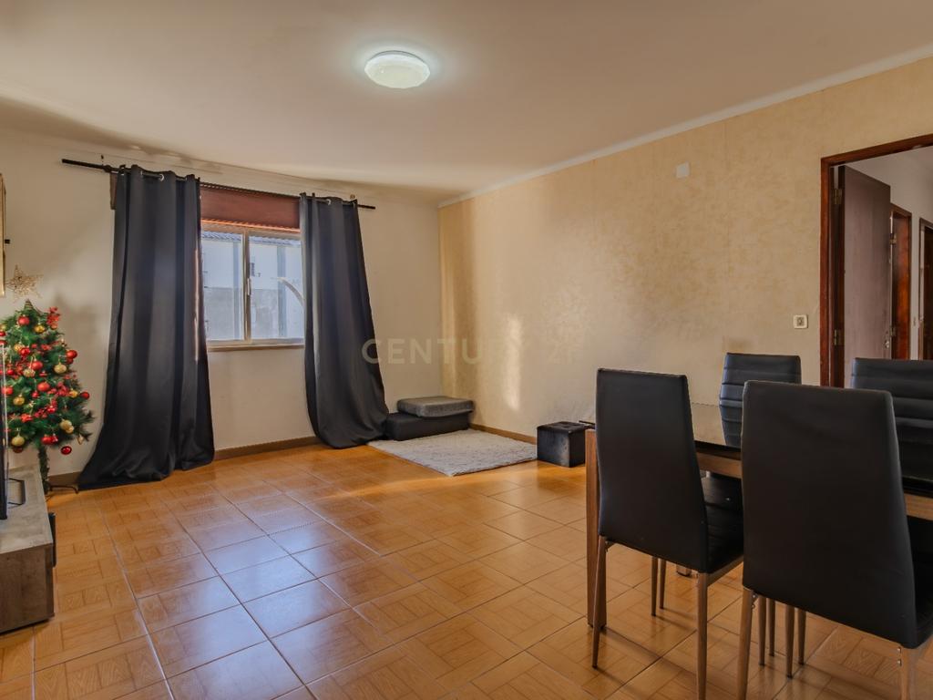 C0355-01732 | Apartamento T3 na Marinha Grande, Leiria