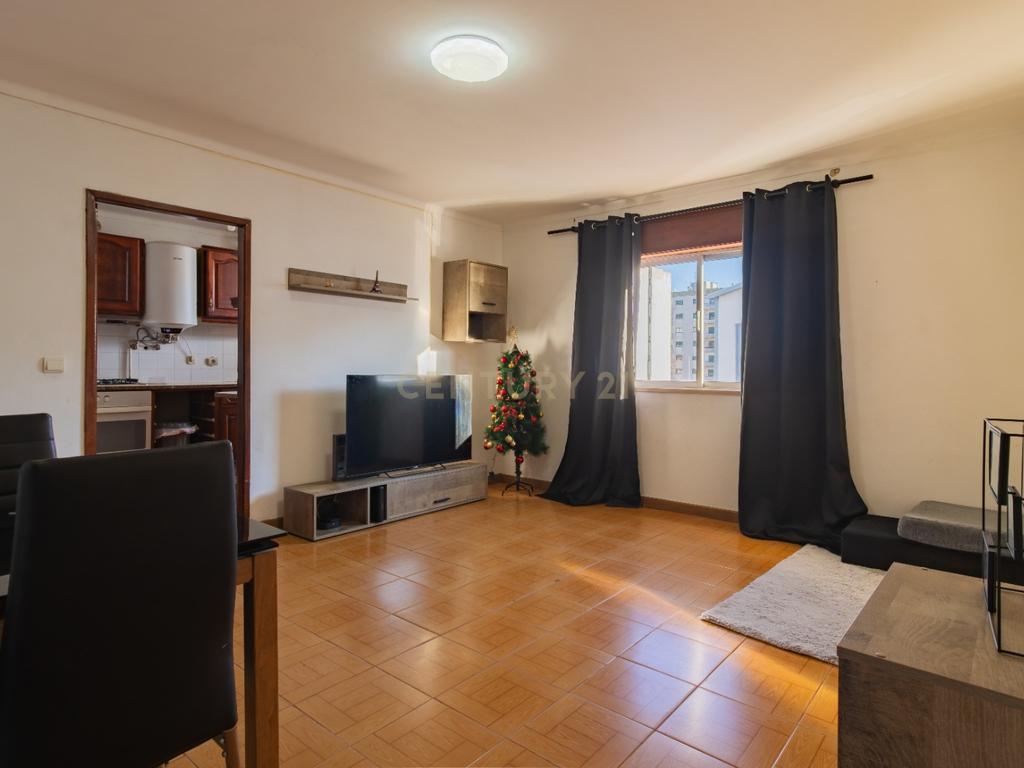 C0355-01732 | Apartamento T3 na Marinha Grande, Leiria