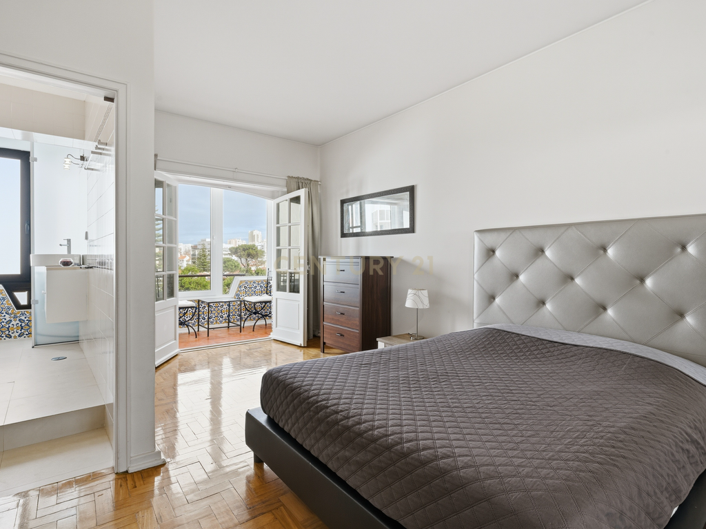 C0467-01127 | T2 Exclusivo em Cascais, com 3 lugares de Estacionamento ...